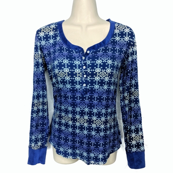 Victoria's Secret | Tops | Victorias Secret Thermal Snowflake Print ...